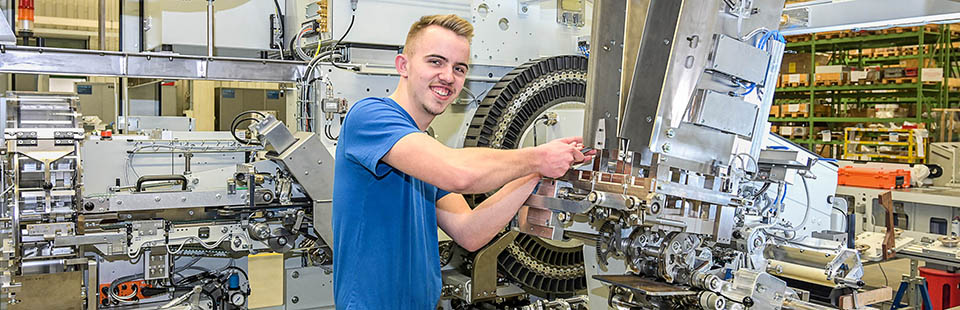 » Career » FOCKE & CO.